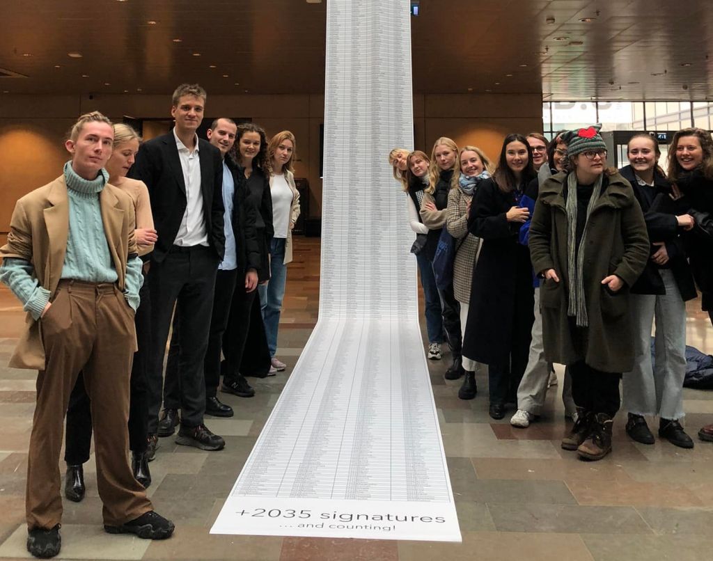 Dear CBS Board of Directors - CBS WIRE