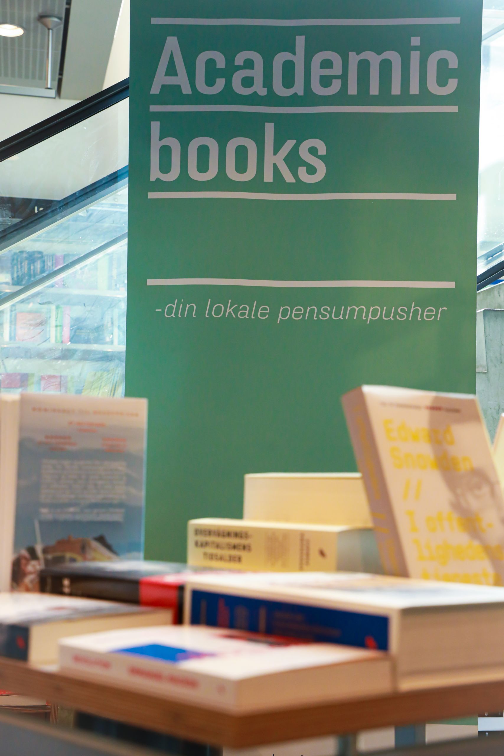 Academic Books closes stores as turnover plummets – “There won’t be a ...